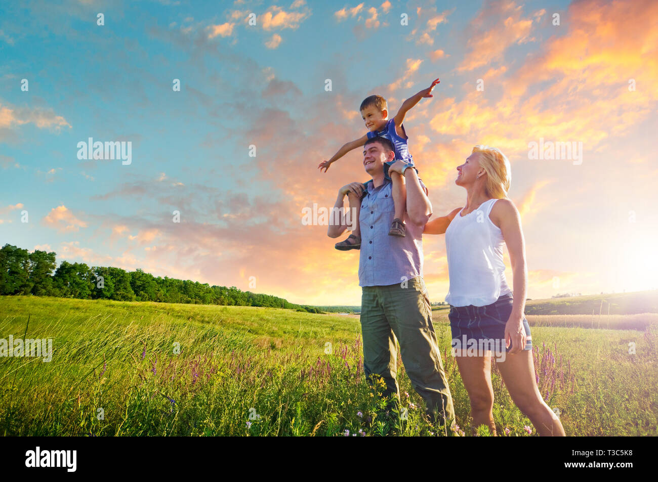 Happy smiling people having fun hi-res stock photography and images - Alamy