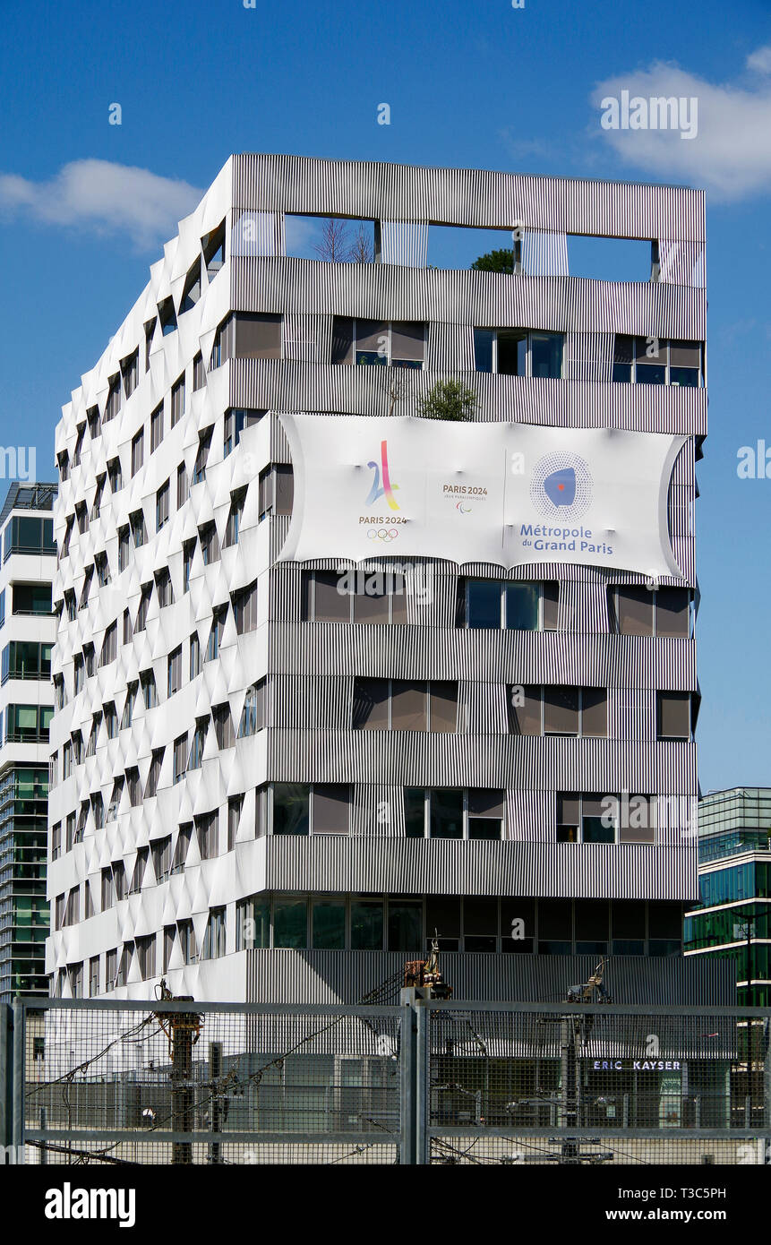 10 storey building hi-res stock photography and images - Alamy