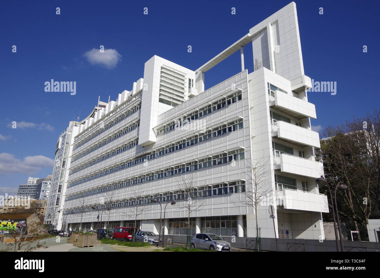 A building by the American architect Richard Meier, for the television ...