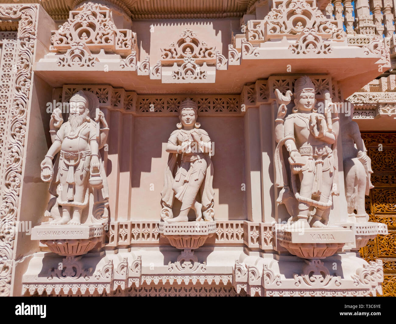 Exterior view of the famous BAPS Shri Swaminarayan Mandir at Chino ...