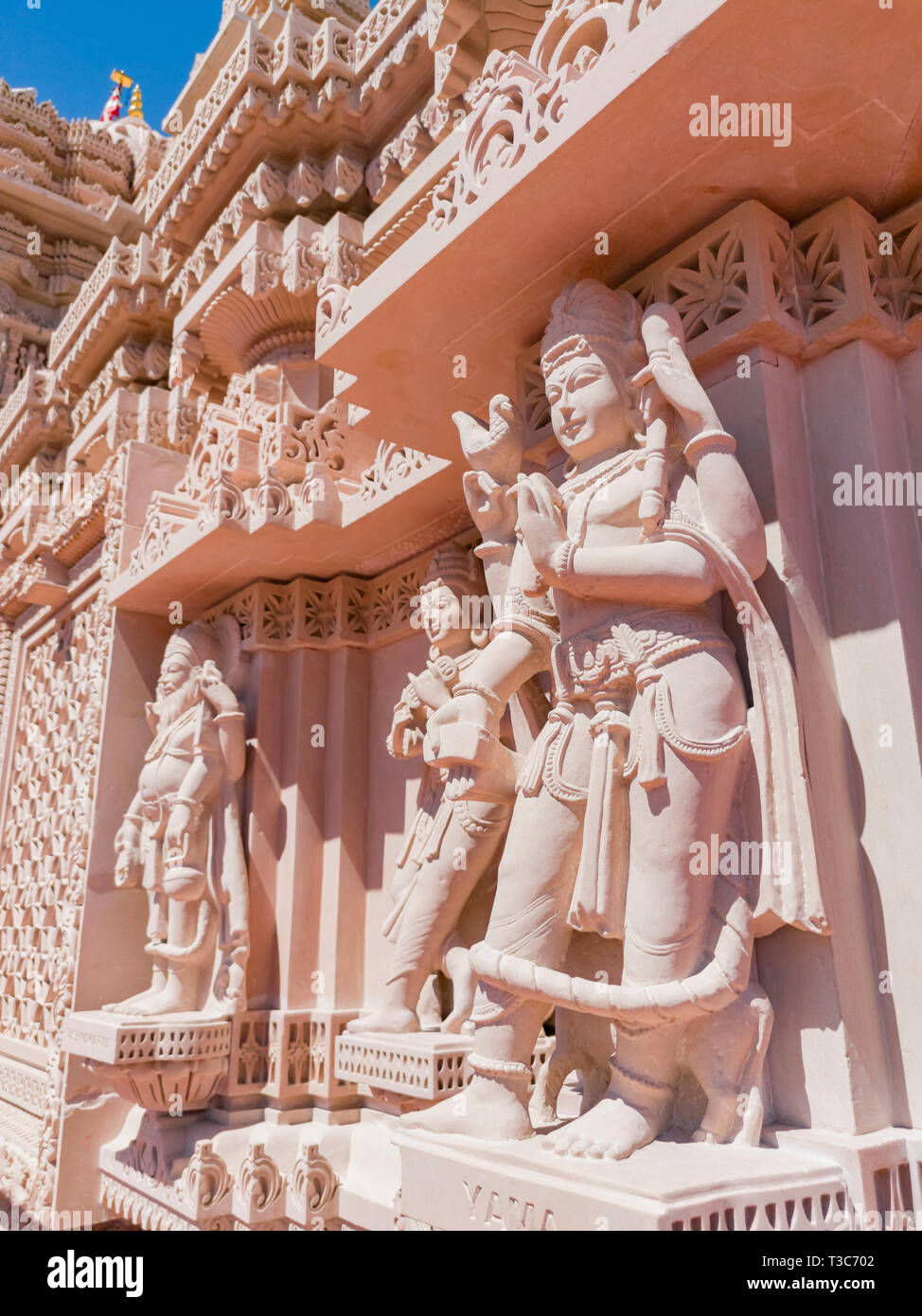 Exterior view of the famous BAPS Shri Swaminarayan Mandir at Chino ...