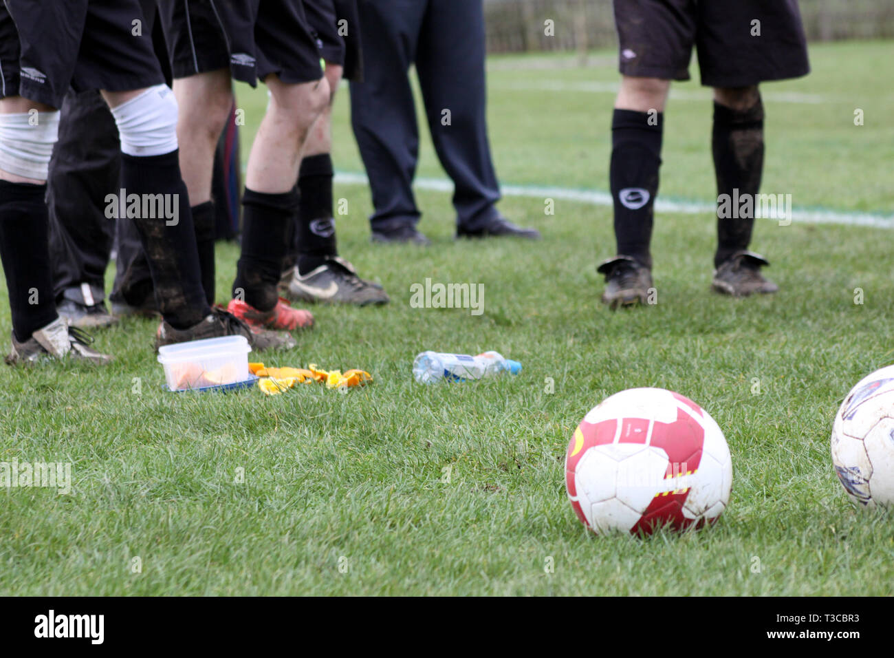 Team talk soccer hi-res stock photography and images - Alamy