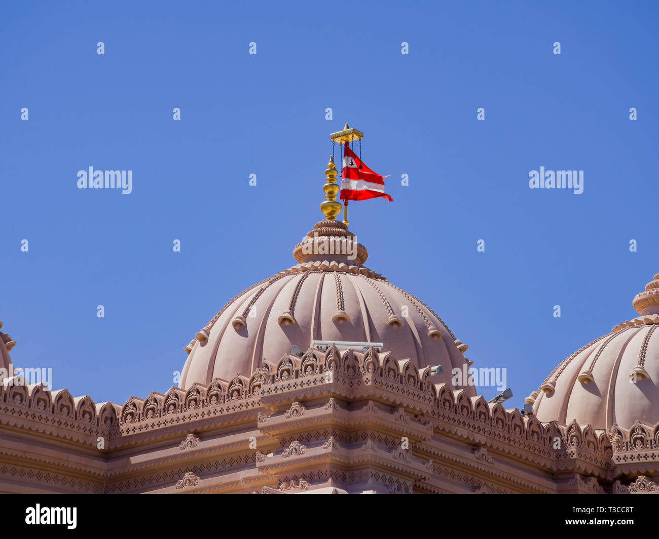 Exterior view of the famous BAPS Shri Swaminarayan Mandir at Chino ...
