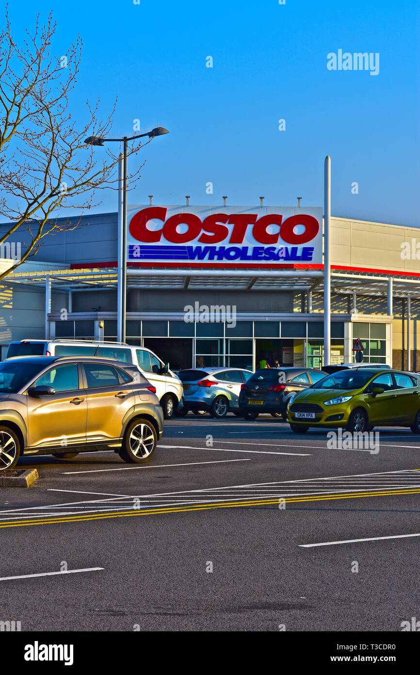 Costco uk store hi-res stock photography and images - Alamy