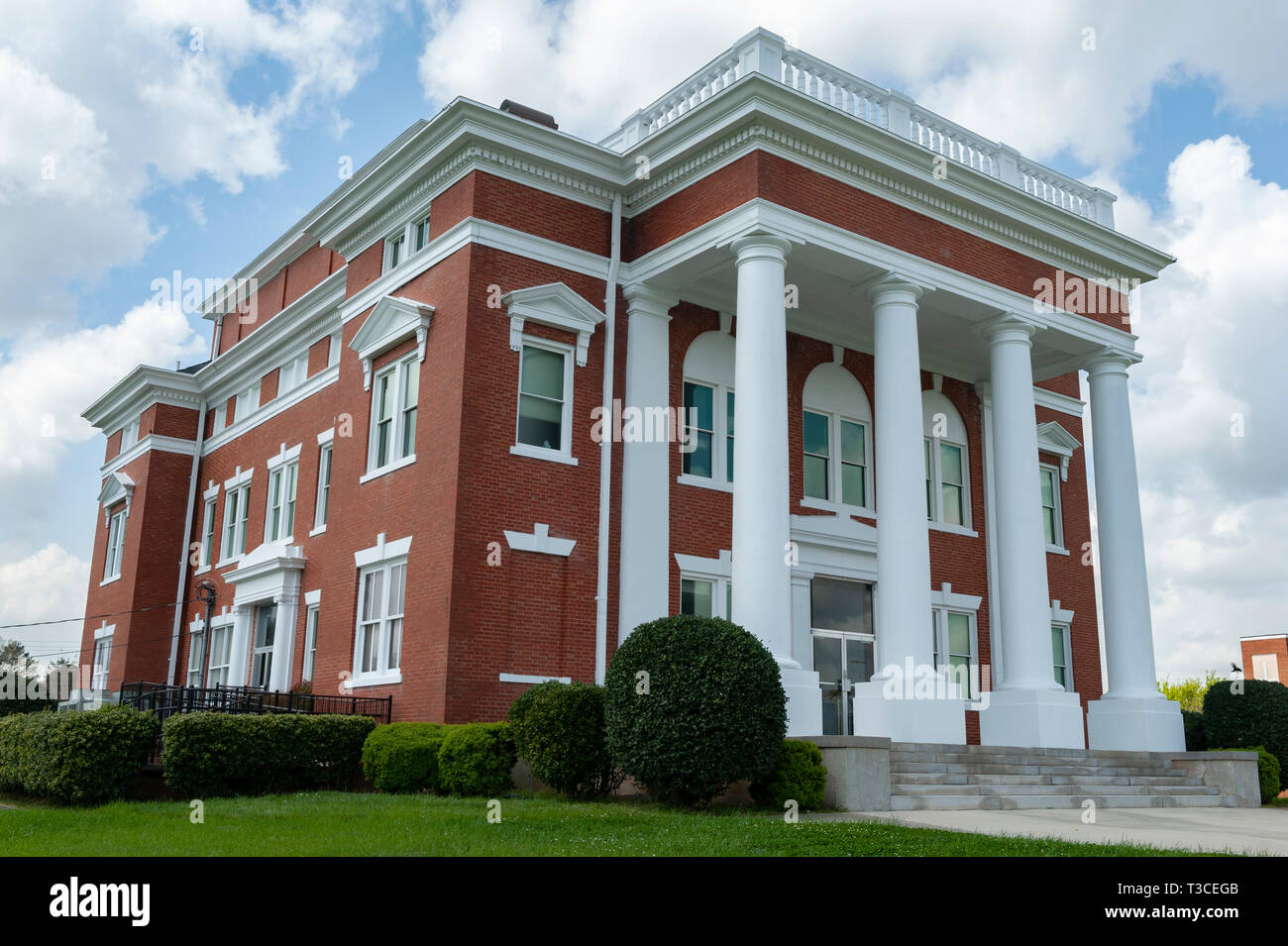 Murray County Courthouse in Chatsworth, Georgia Stock Photo - Alamy