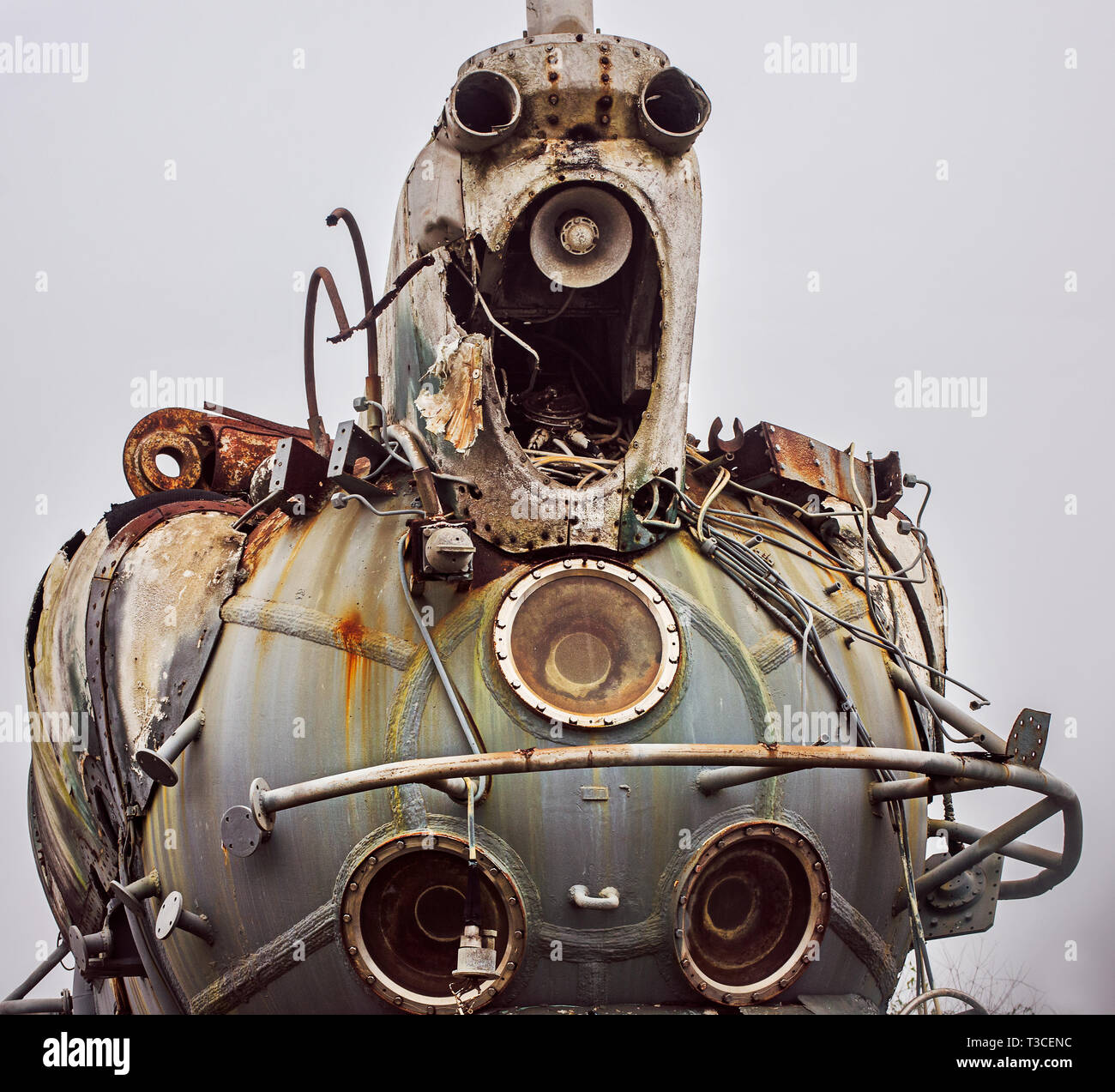 A Cold War-era Russian submarine rusts away in Steiner Shipyard ...