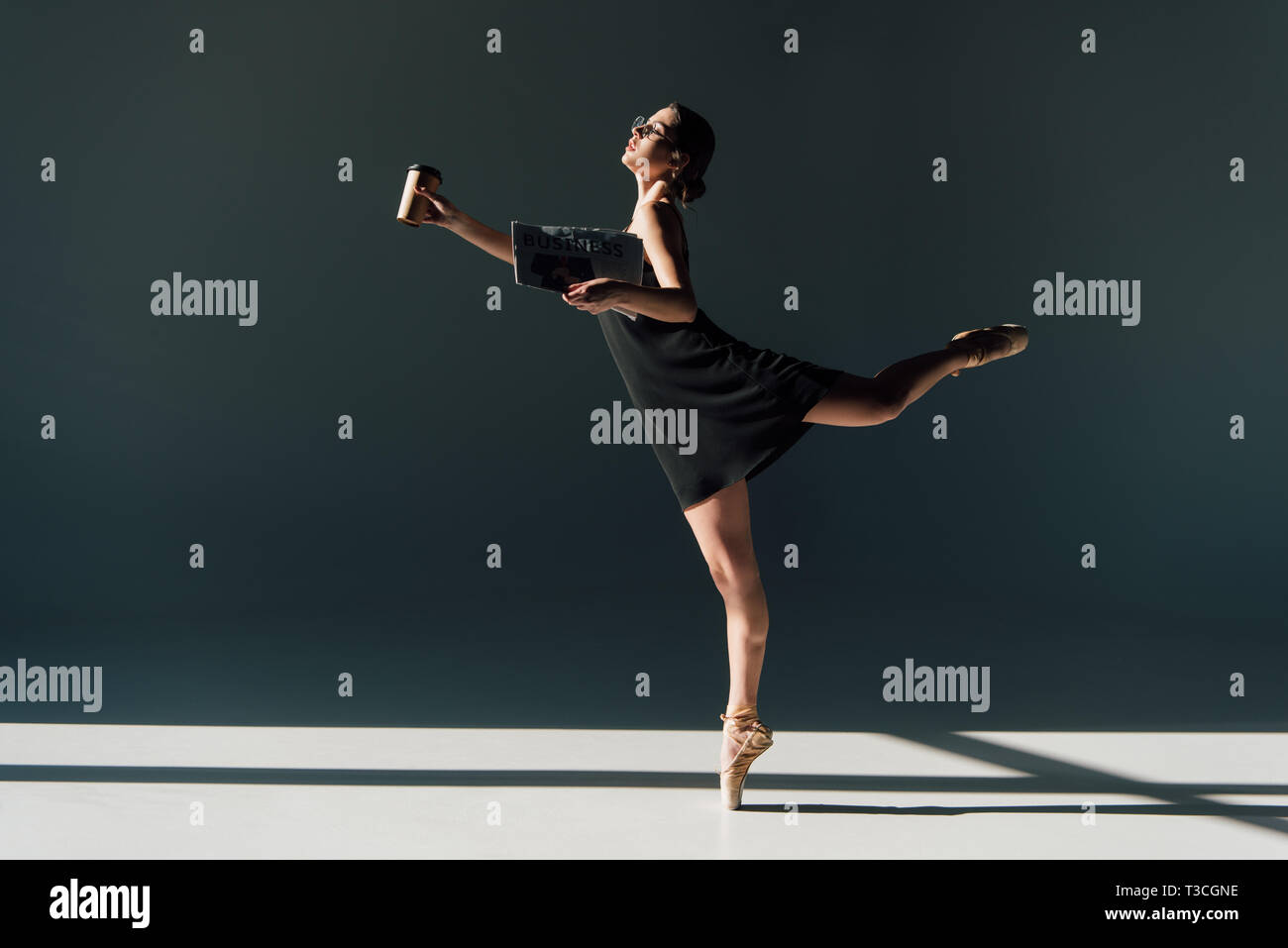 Girl in newspaper dress hi-res stock photography and images - Alamy