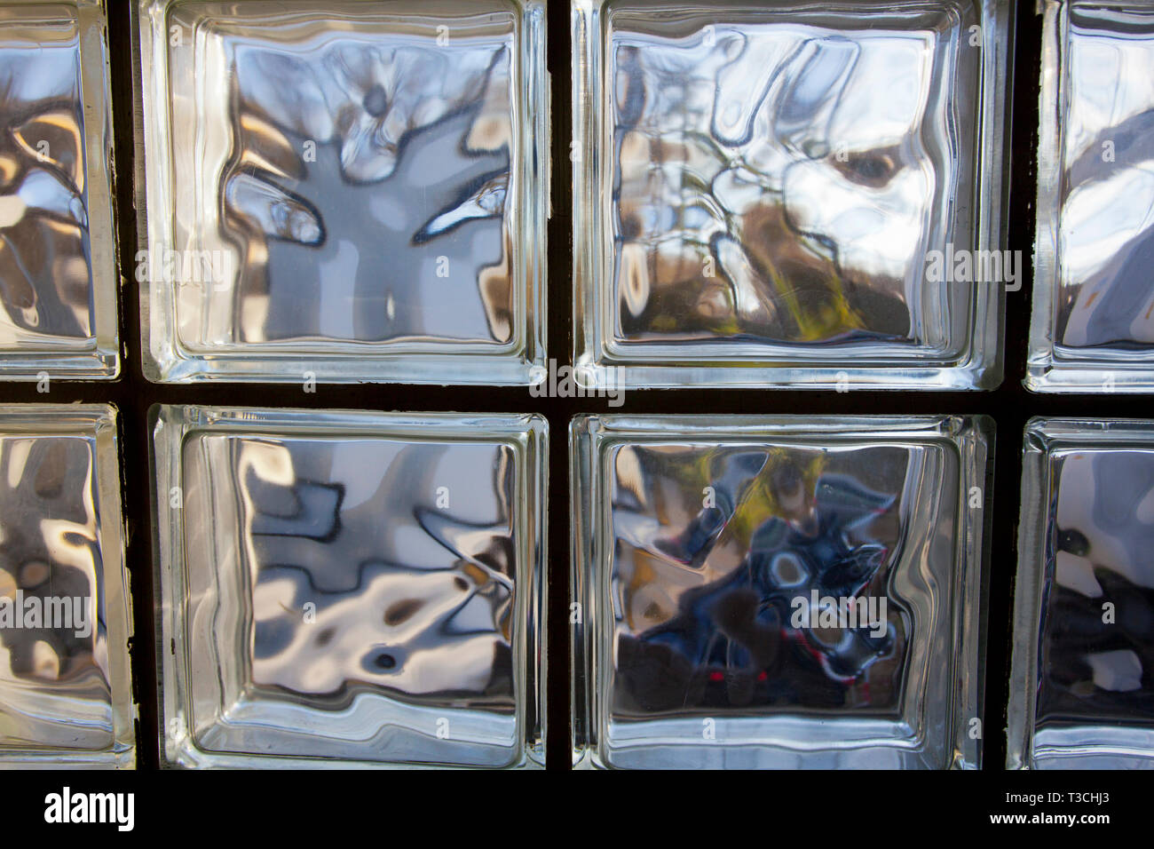 Glass bricks hi-res stock photography and images - Alamy
