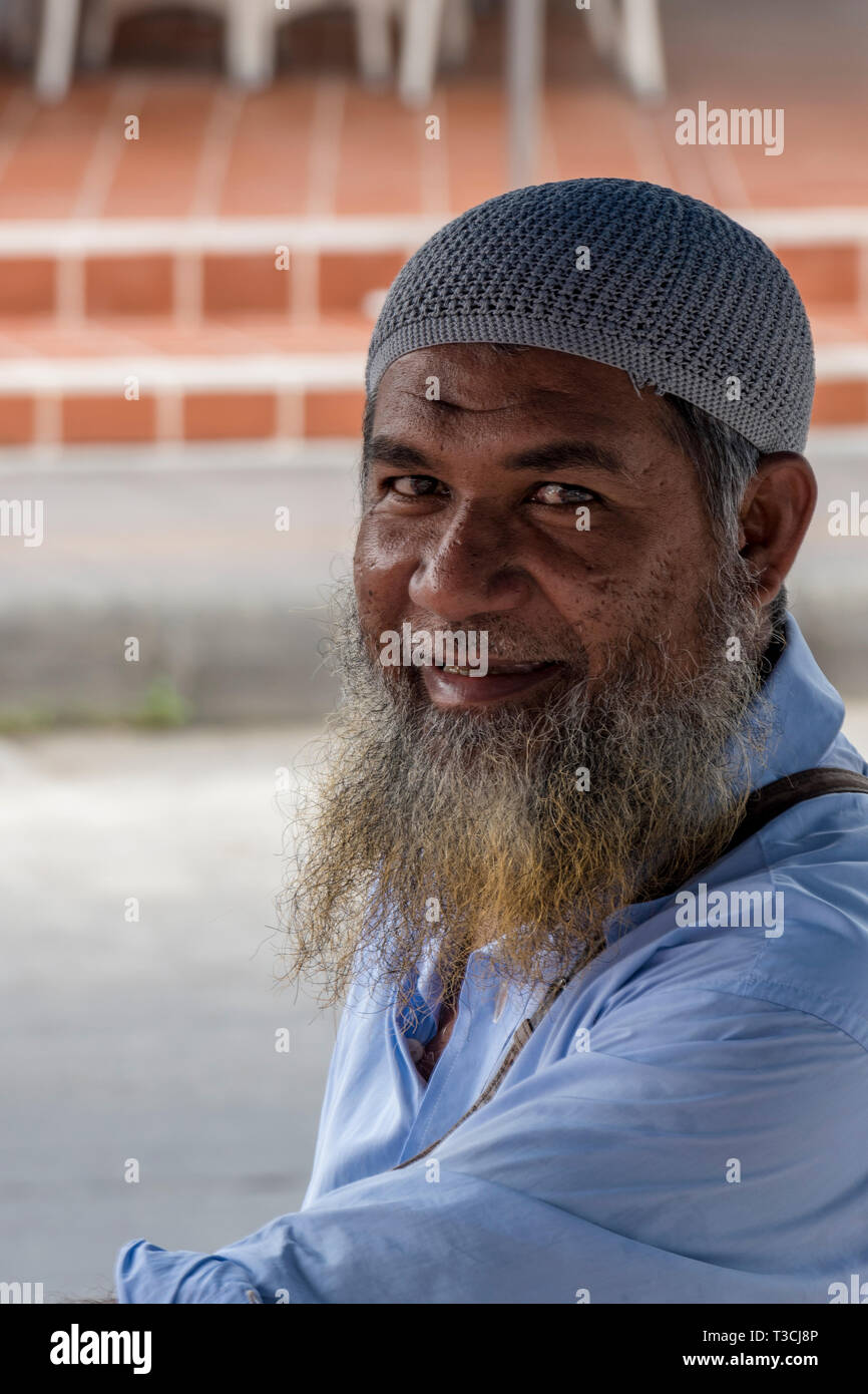 Straggly beard hi-res stock photography and images - Alamy