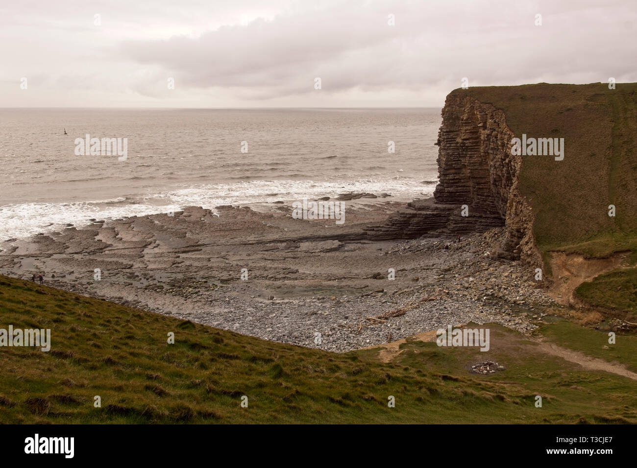 Exposed view of cliff face layered structur Stock Photo - Alamy