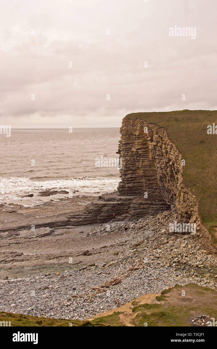 Exposed view of cliff face layered structur Stock Photo - Alamy