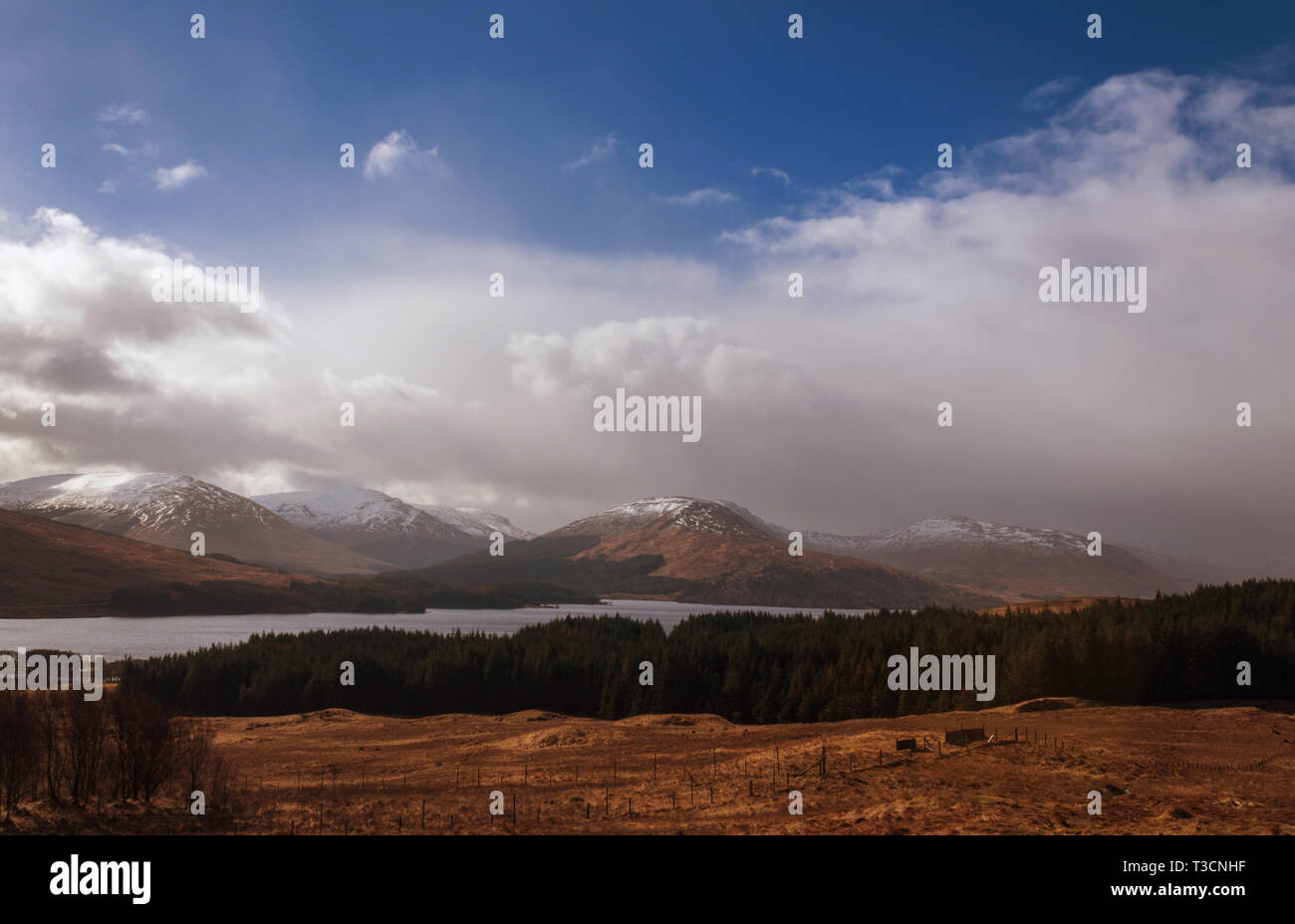 Scenic view of the lake and mountains at Scottish Highlands, Scotland ...