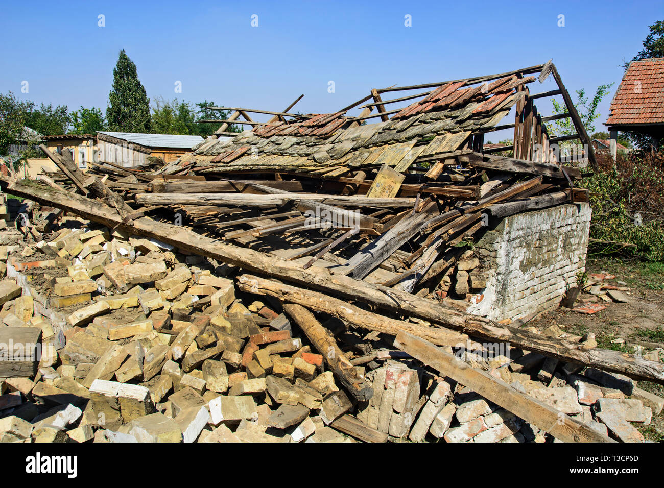Ruins of an old house that has collapsed due to deterioration Stock ...