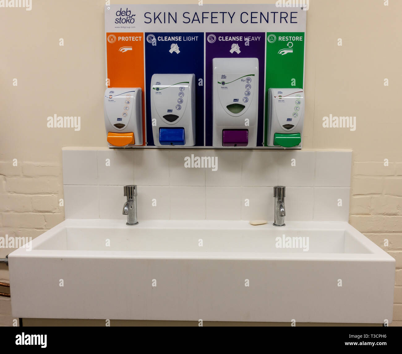 Skin safety centre cream hi-res stock photography and images - Alamy