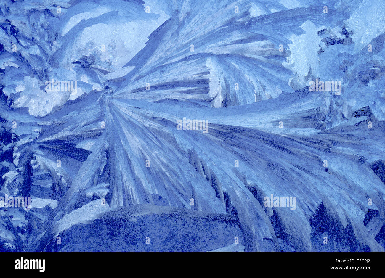 Blue frost on a cabin window in Sawtooth Valley, ID Stock Photo - Alamy