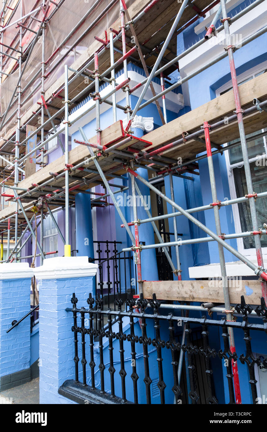 Scaffold scaffolding poles hi-res stock photography and images - Alamy