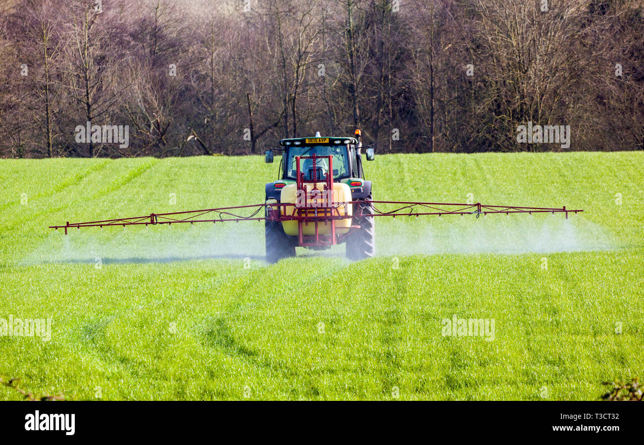 Crop spraying hi-res stock photography and images - Alamy