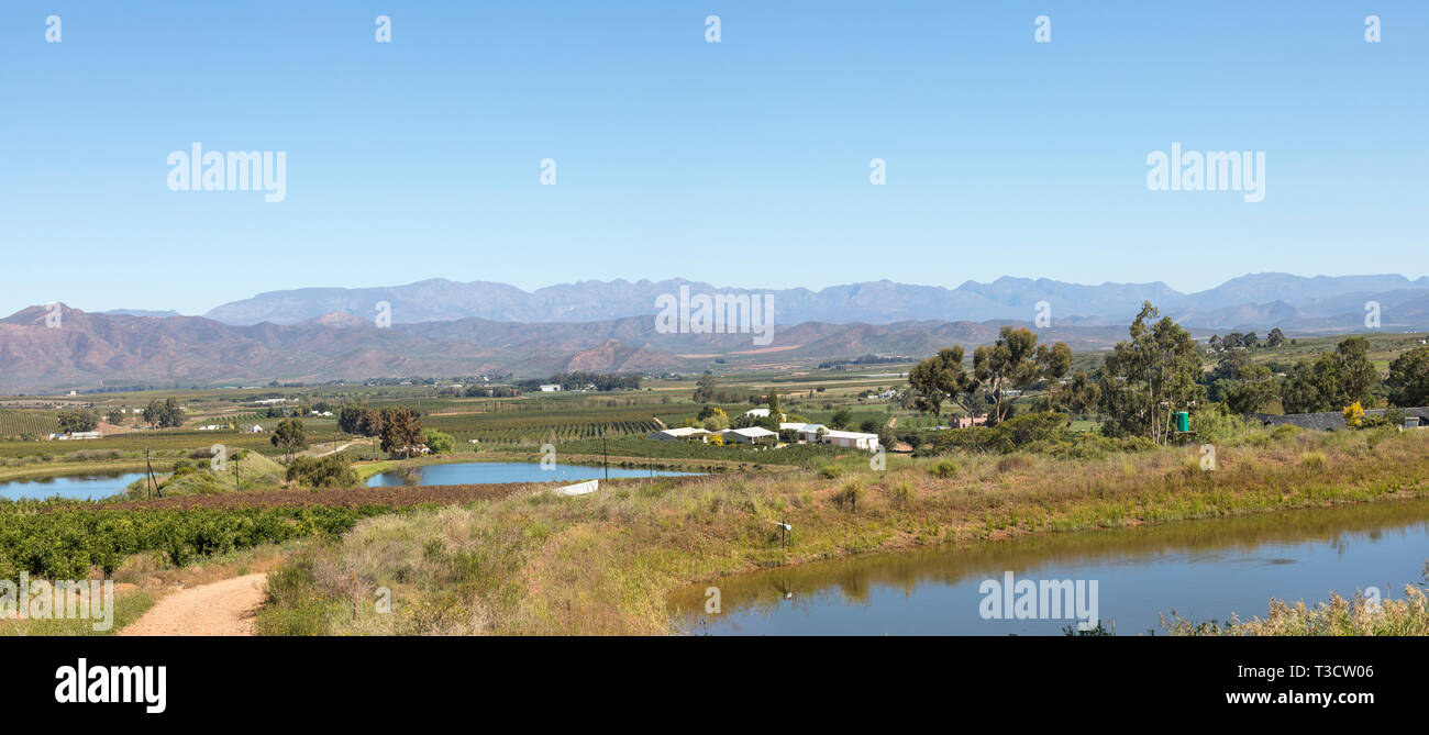 Panorama overview of Robertson Wine Valley, Route 62, Western Cape ...