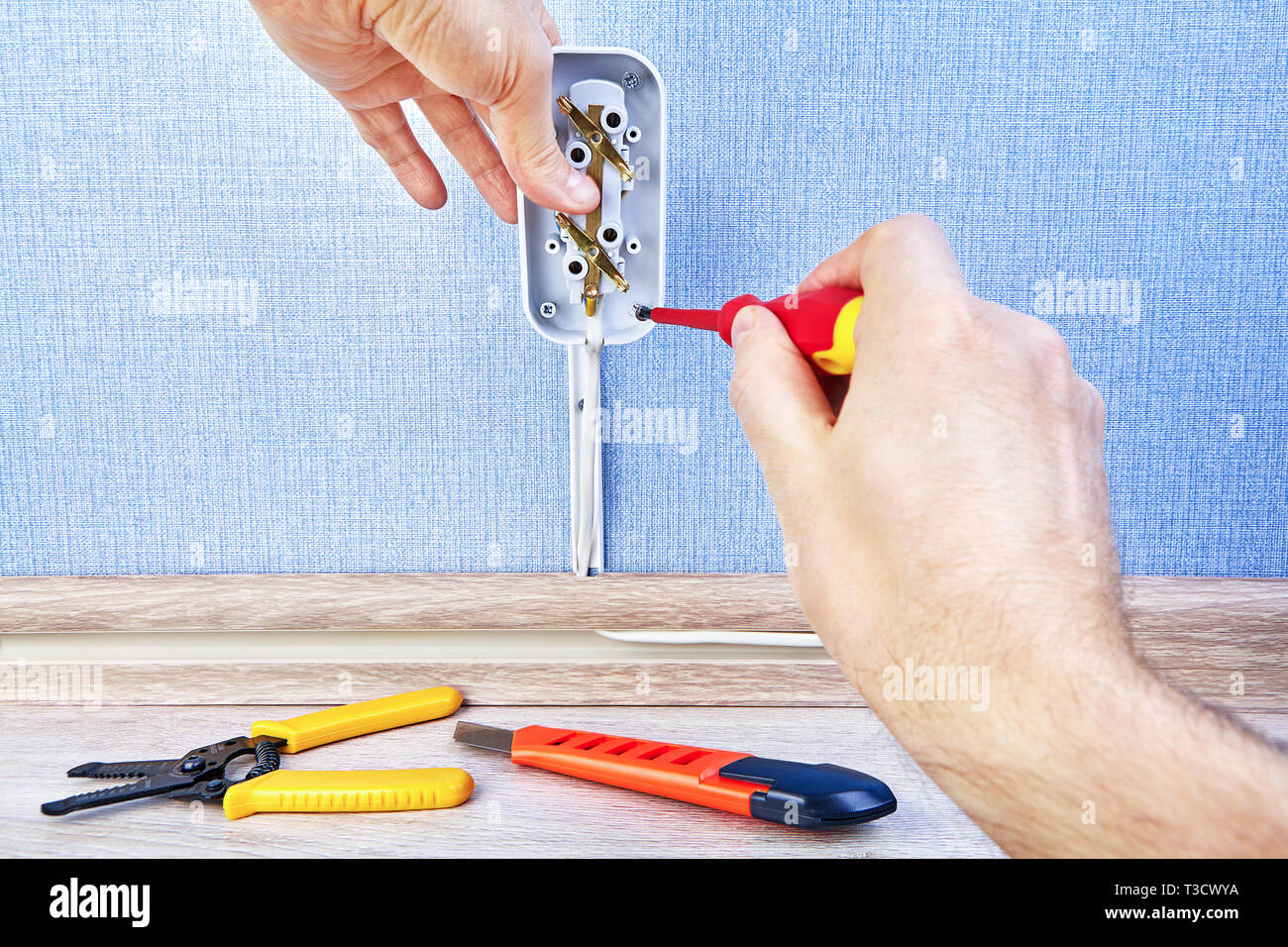 Electrical electrical wiring plugs hi-res stock photography and images ...