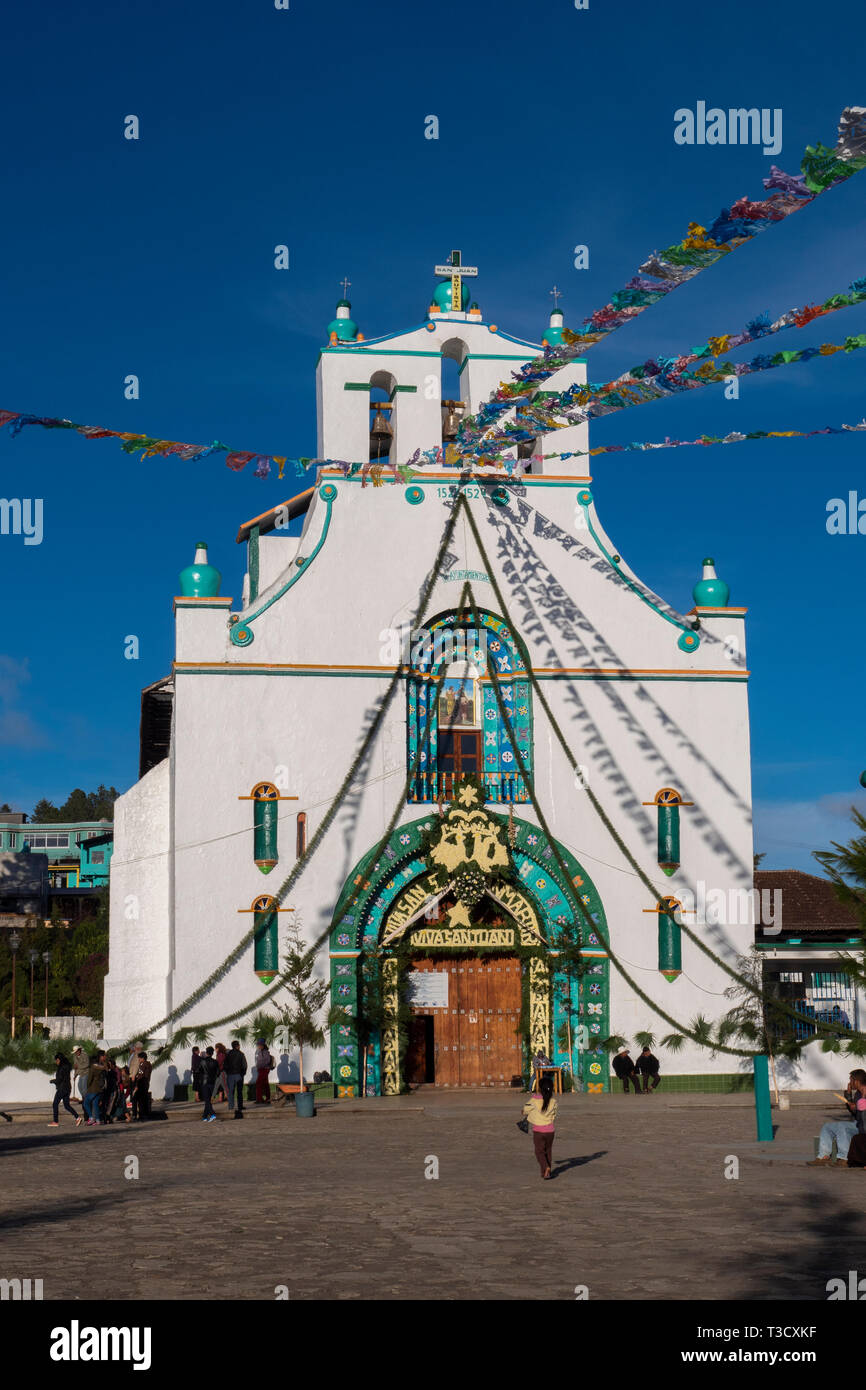 San juan chamula méxico hi-res stock photography and images - Alamy