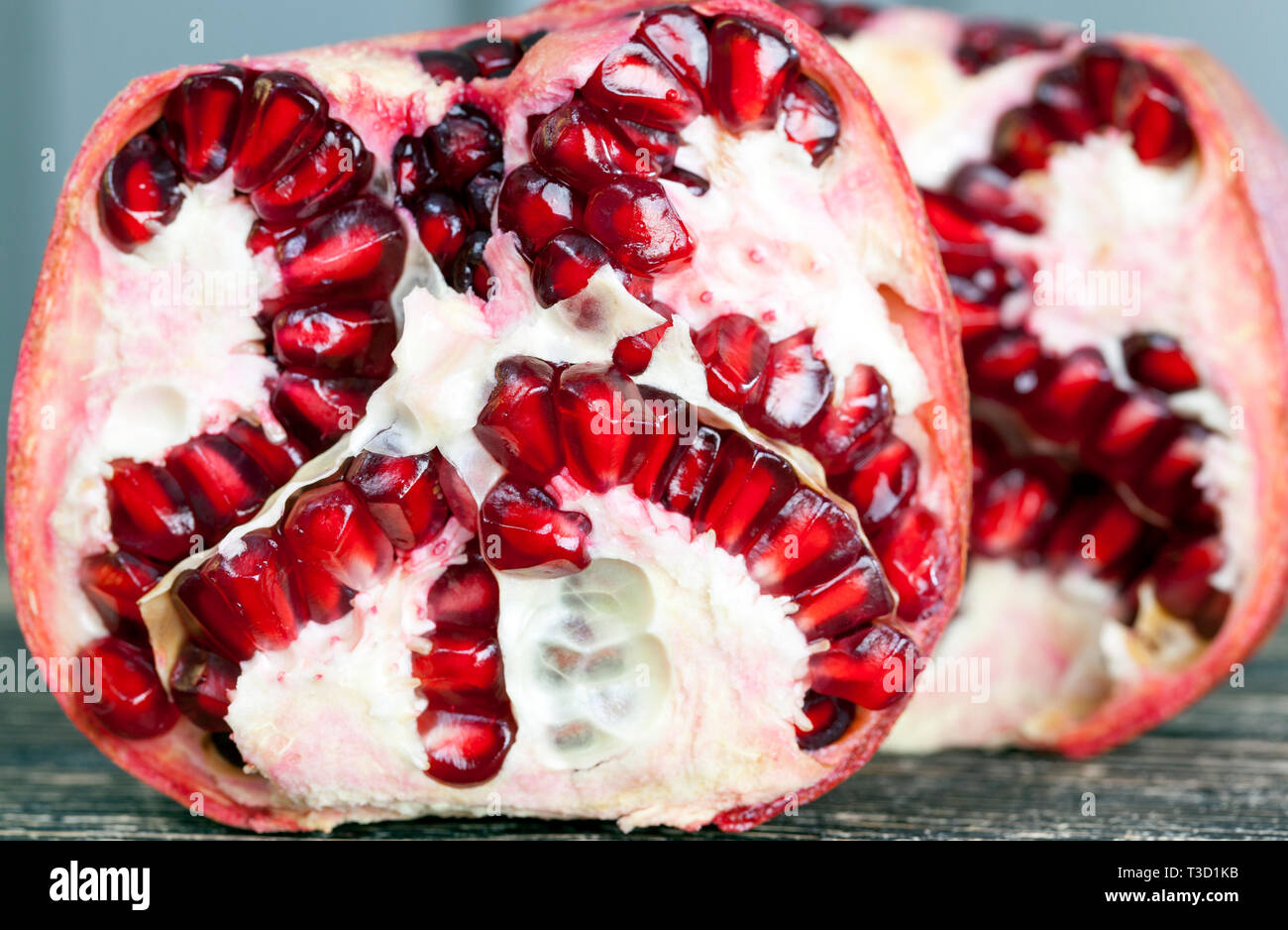 Pomegranate broken hi-res stock photography and images - Alamy