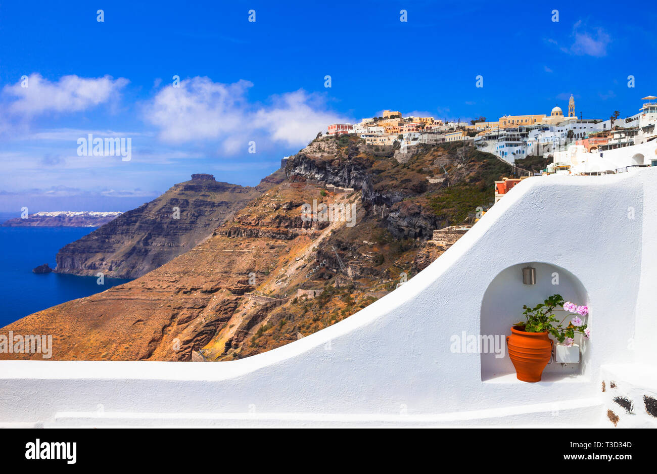 Santorini volcano island hi-res stock photography and images - Alamy