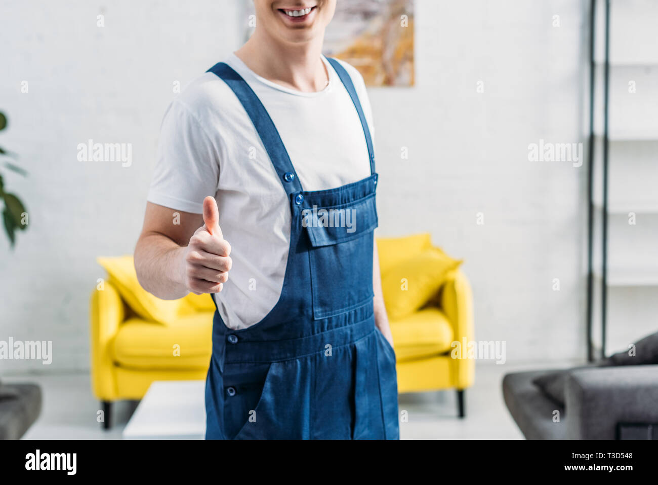 Show apartment sign hi-res stock photography and images - Alamy