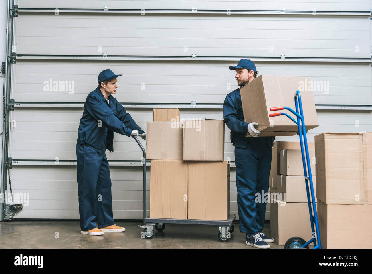 Hand trucks hi-res stock photography and images - Alamy
