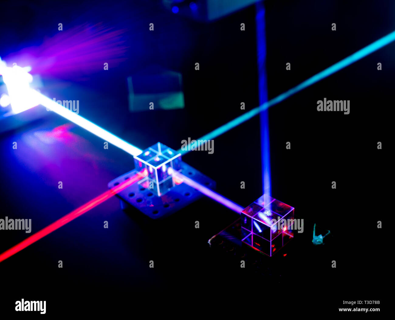 Laser beams industrial hi-res stock photography and images - Alamy