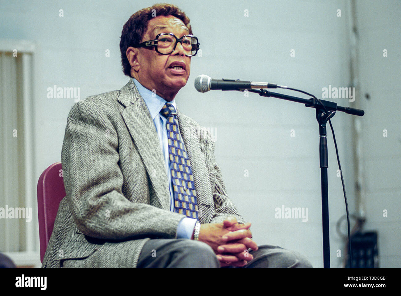 Jazz Pianist Billy Taylor teaches a music class and plays the piano ...