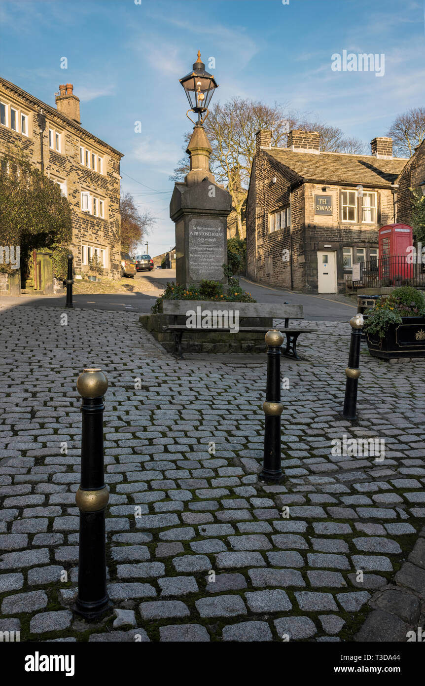 Dobcross village square hi-res stock photography and images - Alamy
