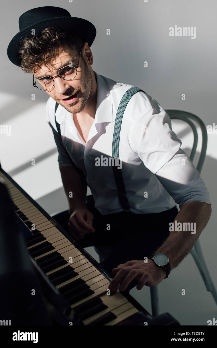 Shaded spectacles hi-res stock photography and images - Alamy