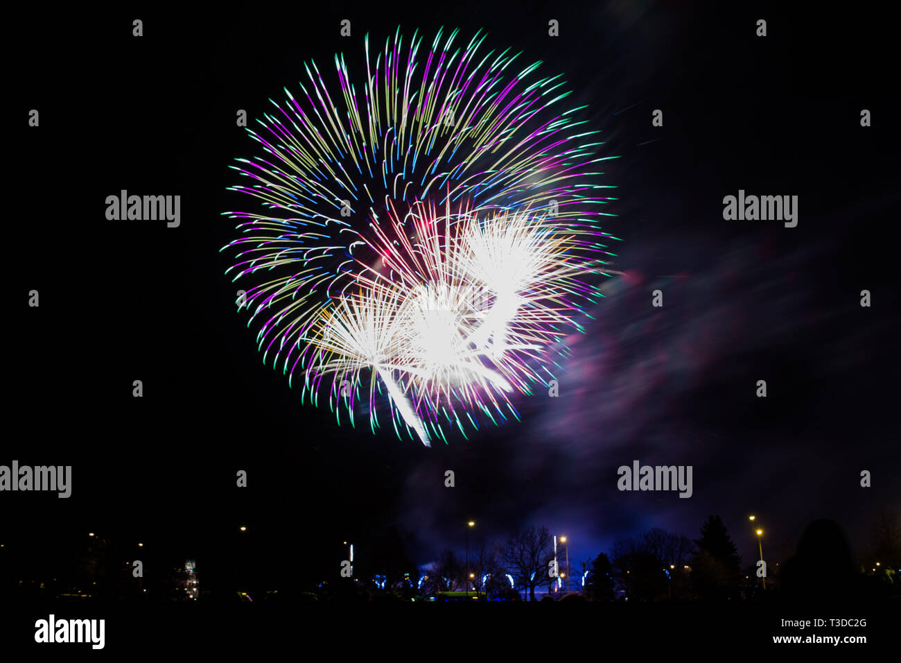 Firework sky background hi-res stock photography and images - Alamy