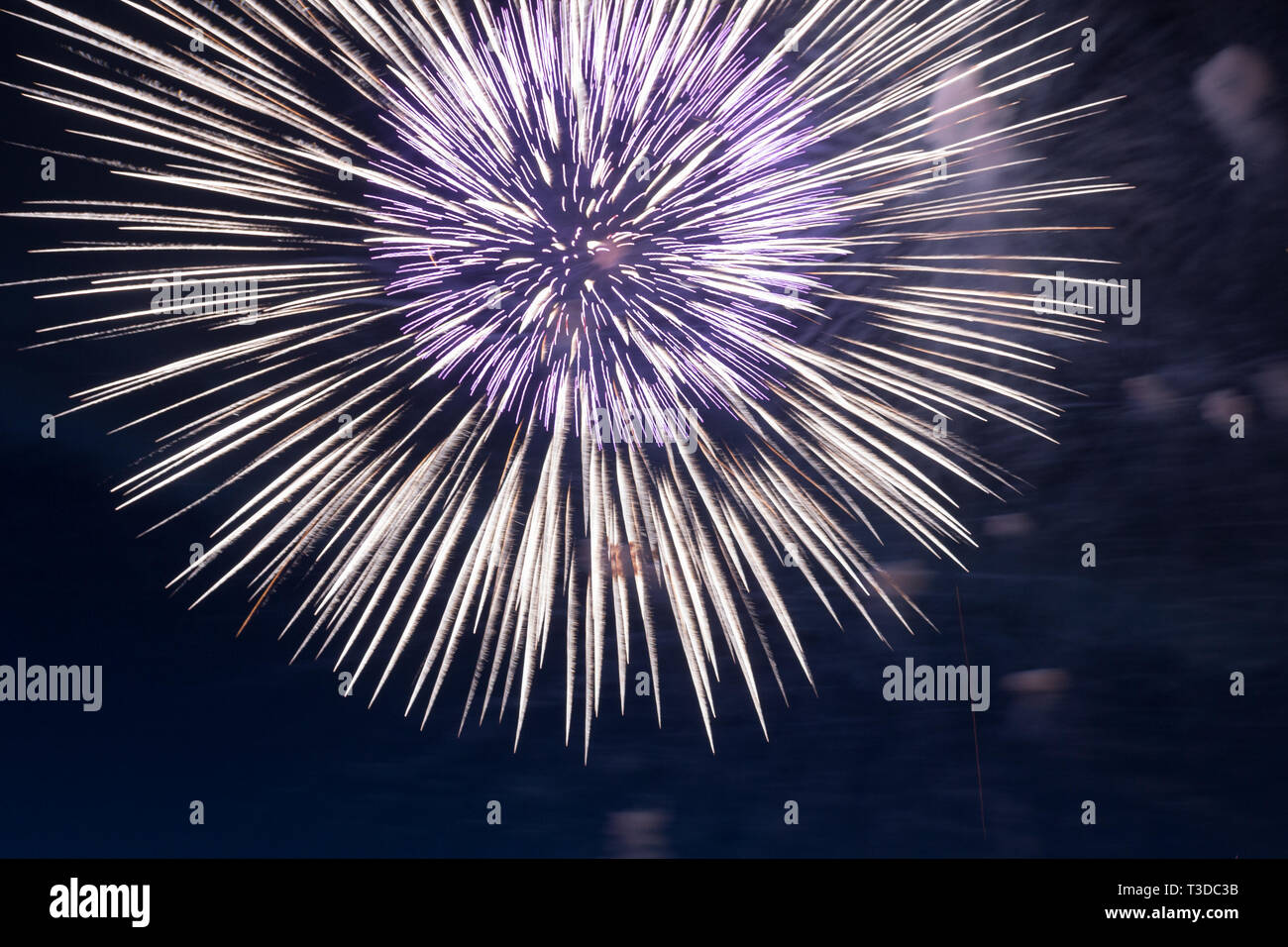 Firework sky background hi-res stock photography and images - Alamy