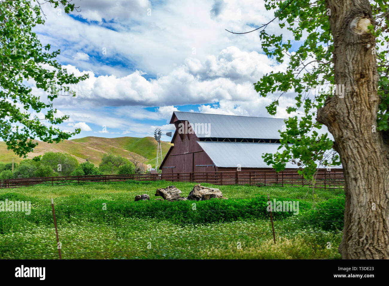 A Barn and Windmill in Central California's Diablo Mountain Range ...