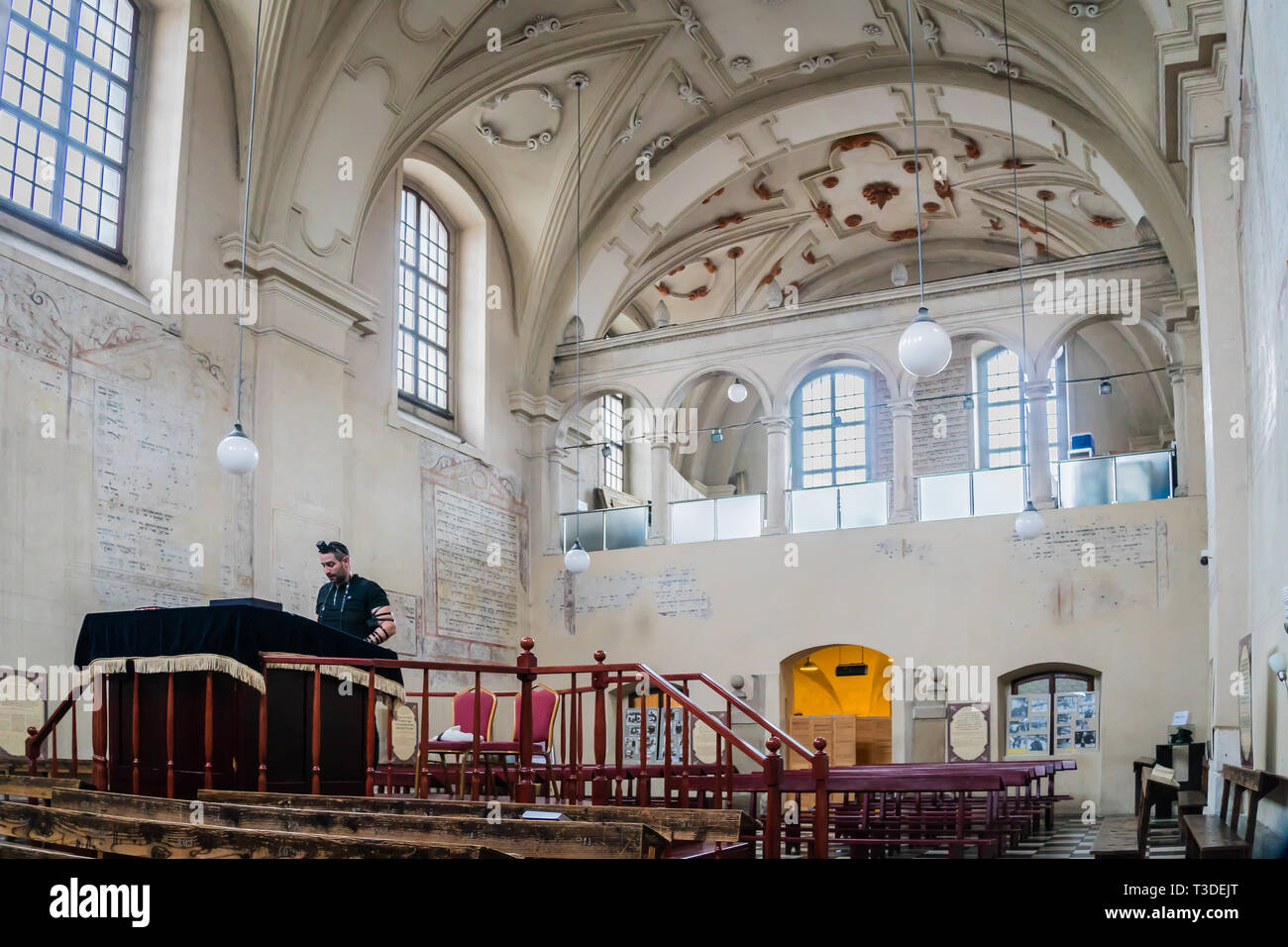Synagogue arc hi-res stock photography and images - Alamy
