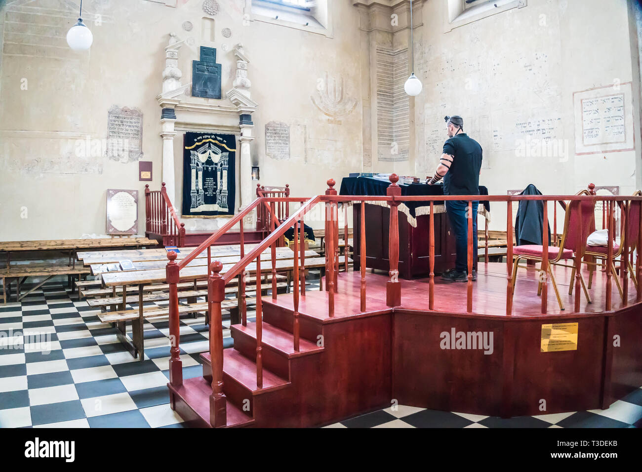 Synagogue arc hi-res stock photography and images - Alamy