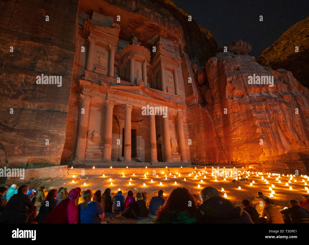 Petra By Night candlelit tourist event at The Treasury (Al Khazneh ...