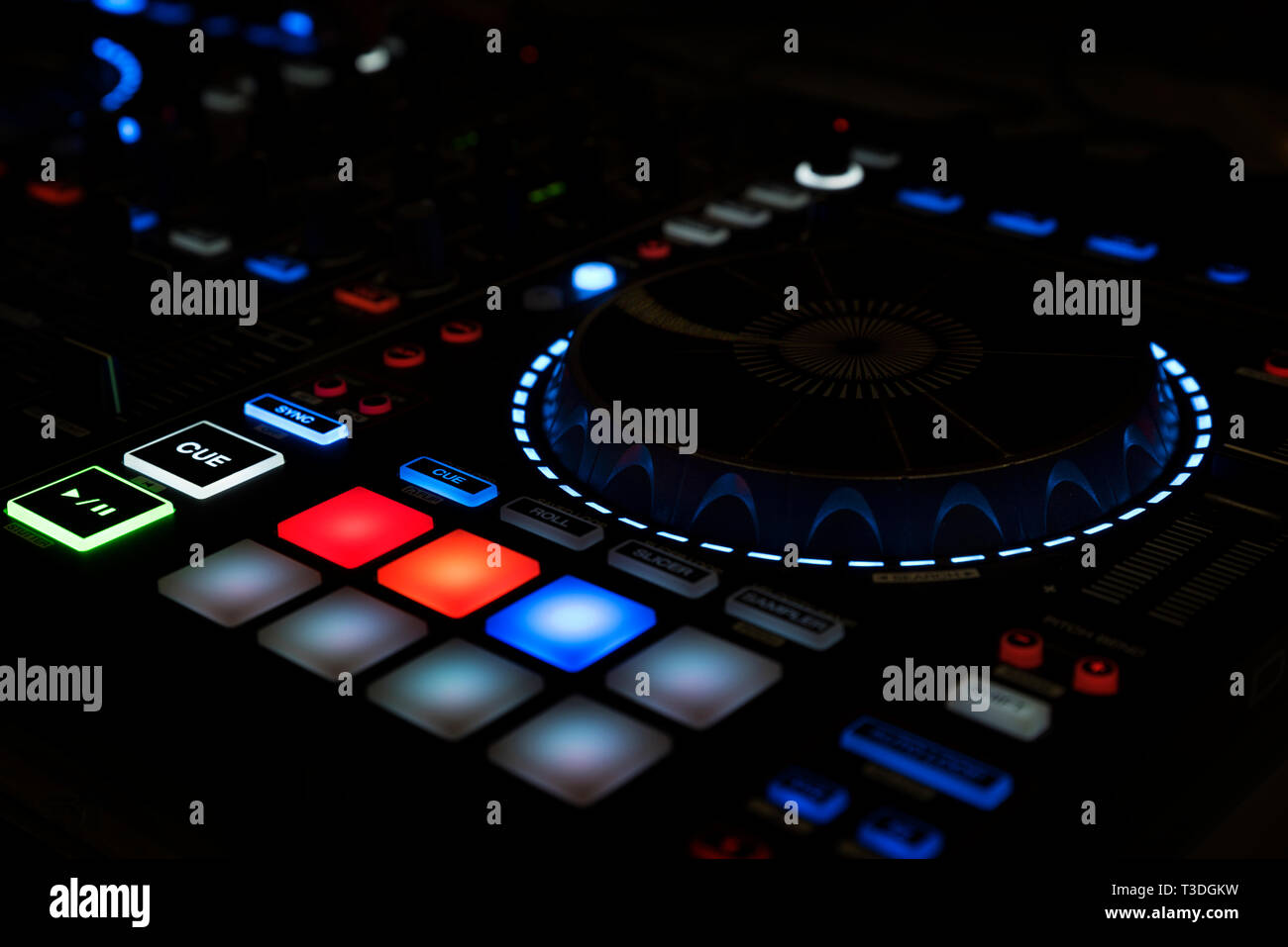 Professional Sounds High Resolution Stock Photography and Images - Alamy