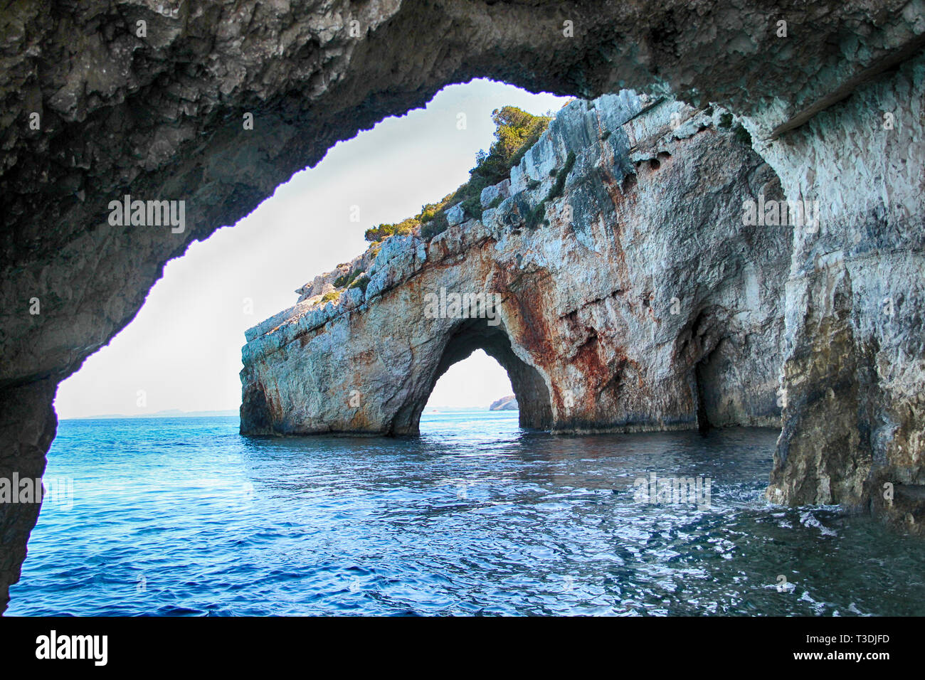 Beauty of caves hi-res stock photography and images - Alamy
