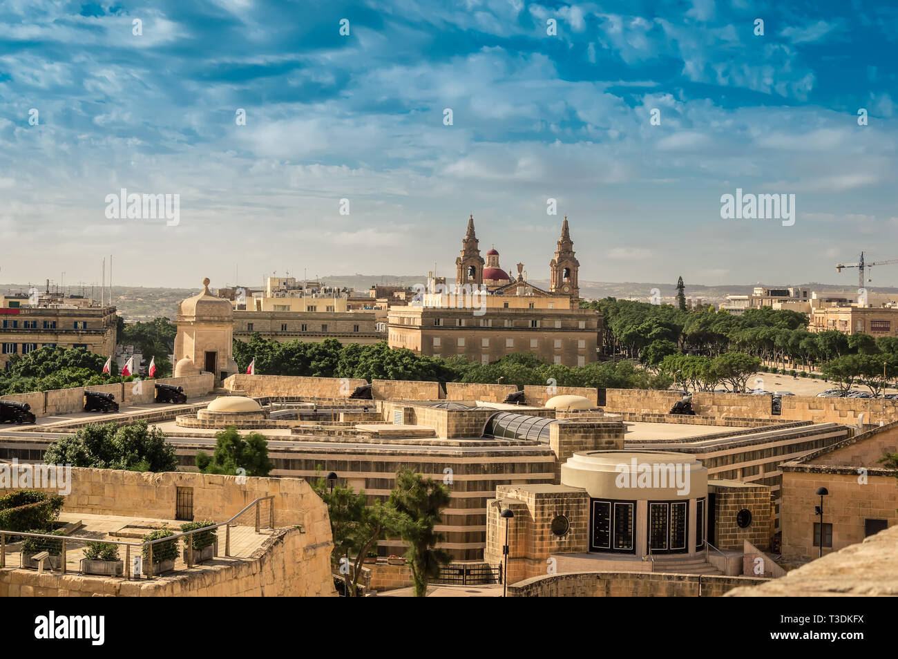 Limestone buildings hi-res stock photography and images - Alamy