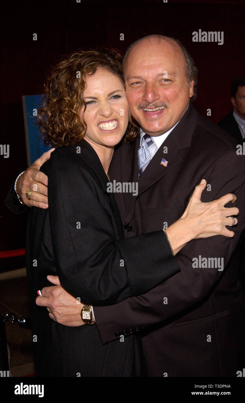 Amy brenneman nypd blue hi-res stock photography and images - Alamy