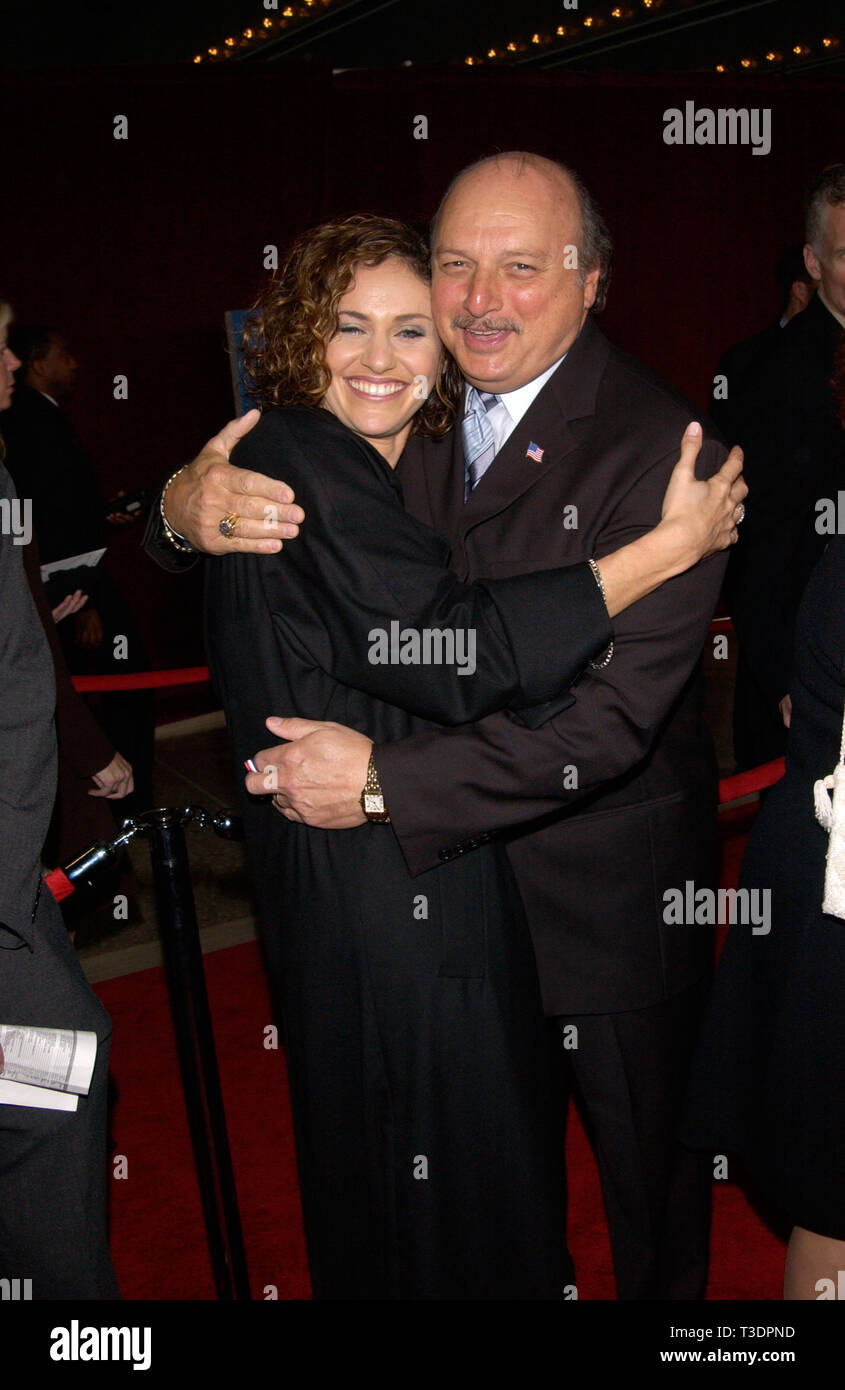 Amy brenneman nypd blue hi-res stock photography and images - Alamy