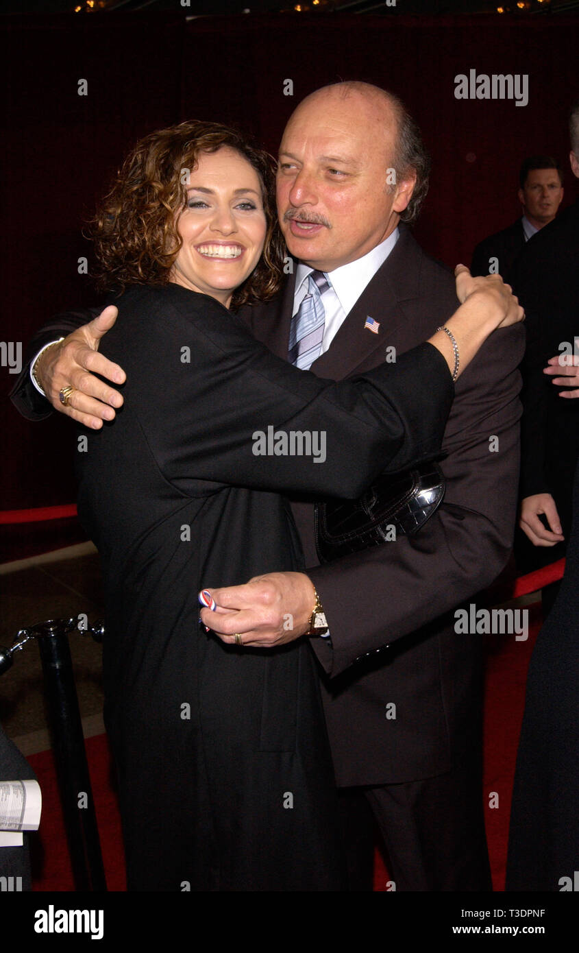 Amy brenneman nypd blue hi-res stock photography and images - Alamy