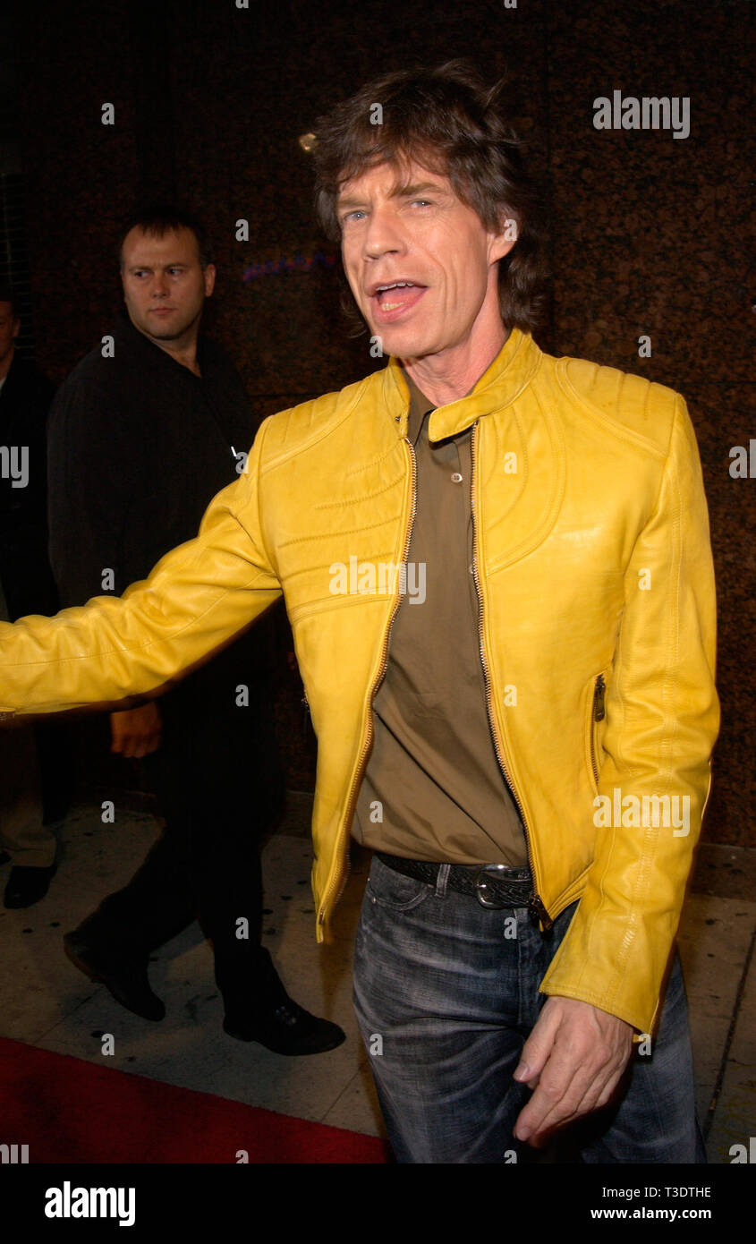 LOS ANGELES, CA. November 15, 2001: Rock superstar MICK JAGGER arriving ...