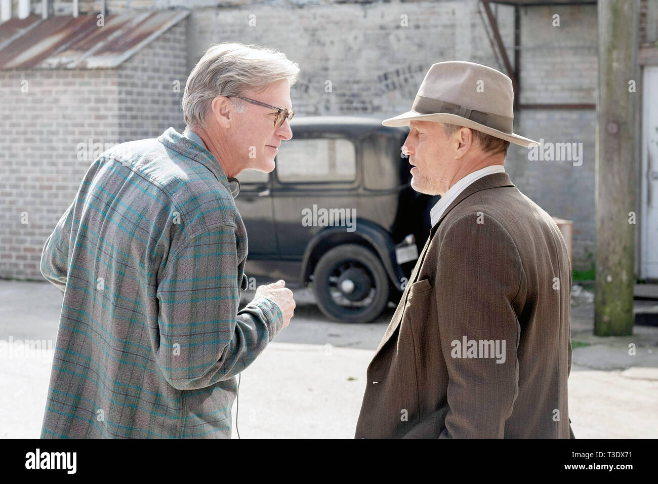 THE HIGHWAYMEN, from left: Director John Lee Hancock, Woody Harrelson ...
