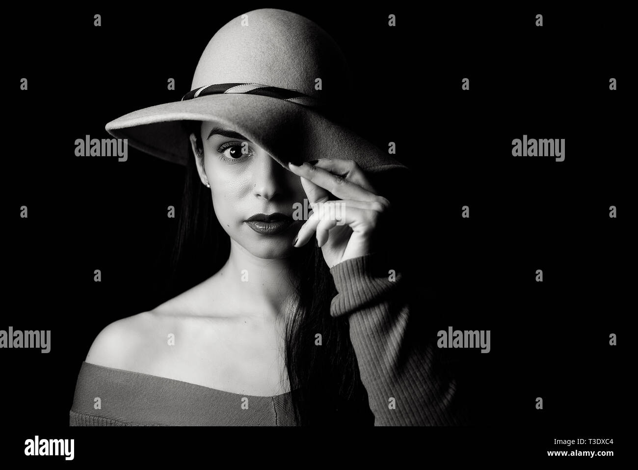 Fashion studio photoshoot hi-res stock photography and images - Alamy