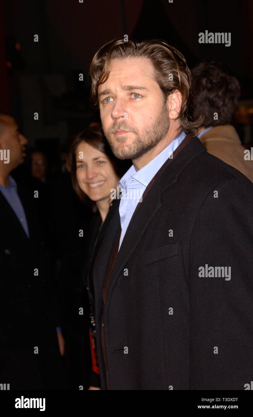 LOS ANGELES, CA. December 12, 2001: Actor RUSSELL CROWE at the Los ...