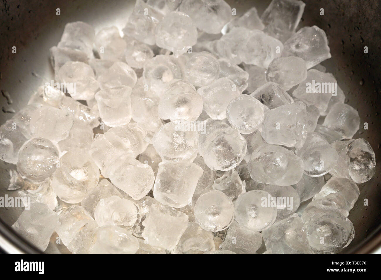 Frozen ice cubes hi-res stock photography and images - Alamy