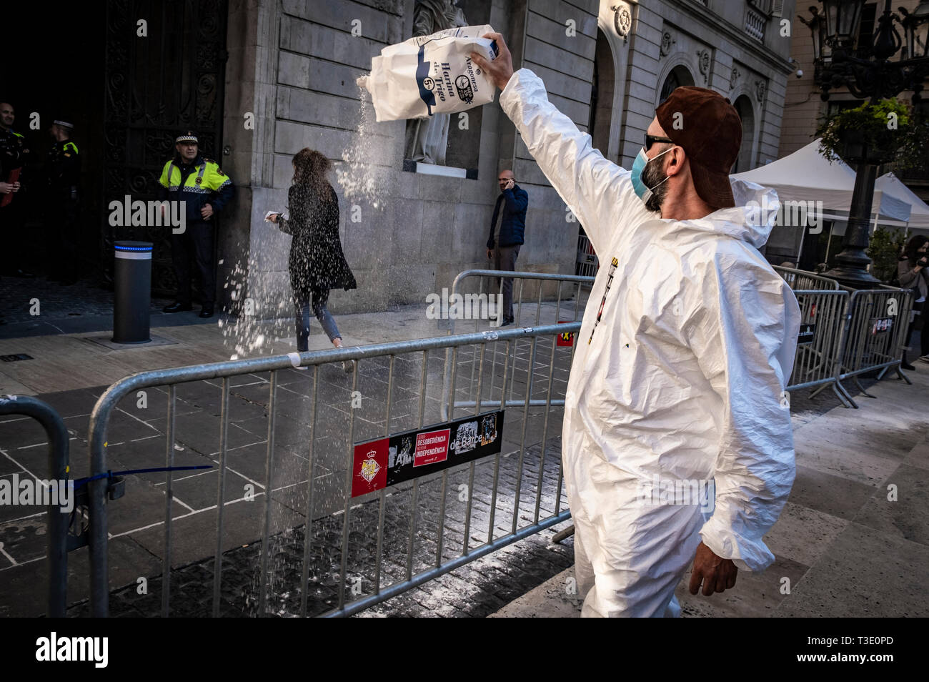Asbestos worker hi-res stock photography and images - Alamy